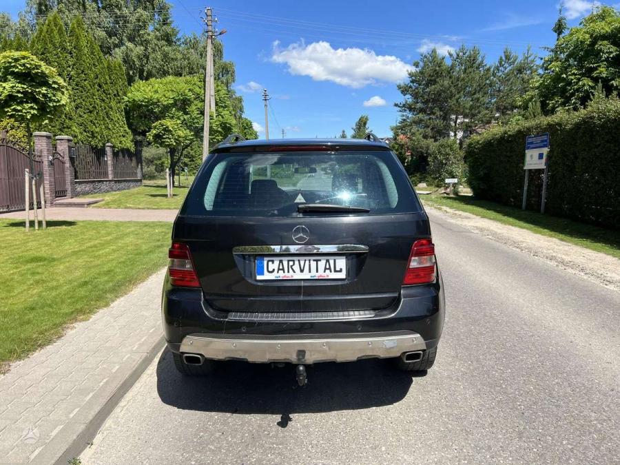 Черный Мерседес МЛ 320 2006 в Вильнюс, объемом двигателя 2.99 л и пробегом 360 тыс. км за 3999 €, фото 5 на AUTOMOTO.COM.LV