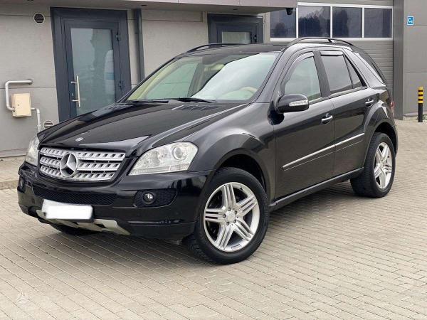 Black Mercedes-Benz ML 320 2006 in Klaipeda, with an engine capacity of 2.99 L and mileage of 335 thousand km for 3950 €, photo 5 on AUTOMOTO.COM.LV