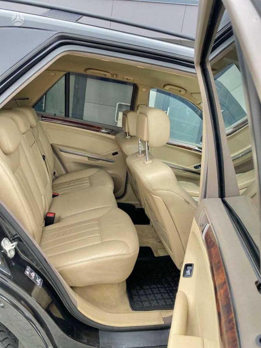 Черный Мерседес МЛ 320 2006 в Клайпеда, объемом двигателя 2.99 л и пробегом 335 тыс. км за 3950 €, фото 26 на AUTOMOTO.COM.LV