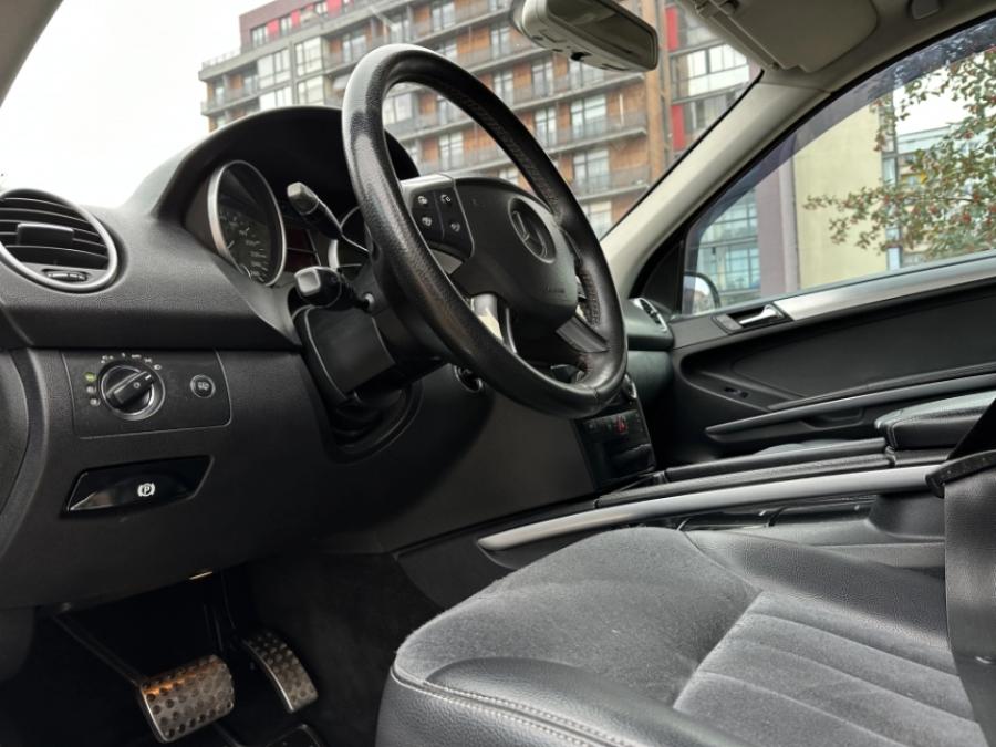 Черный Мерседес МЛ 320 2006 в Рига, объемом двигателя 3.00 л и пробегом 318 тыс. км за 5390 €, фото 11 на AUTOMOTO.COM.LV