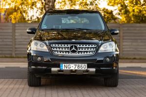 Черный Мерседес МЛ 320 2006 в Елгава, объемом двигателя 3.00 л и пробегом 183 тыс. км за 3000 €, фото 4 на AUTOMOTO.COM.LV