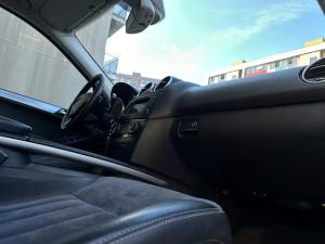 Black Mercedes-Benz ML 320 2006 in Riga, with an engine capacity of 3.00 L and mileage of 336 thousand km for 5490 €, photo 10 on AUTOMOTO.COM.LV