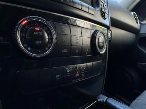 Black Mercedes-Benz ML 320 2006 in Riga, with an engine capacity of 3.00 L and mileage of 336 thousand km for 5490 €, photo 13 on AUTOMOTO.COM.LV