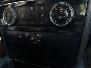 Black Mercedes-Benz ML 320 2006 in Riga, with an engine capacity of 3.00 L and mileage of 336 thousand km for 5490 €, photo 14 on AUTOMOTO.COM.LV