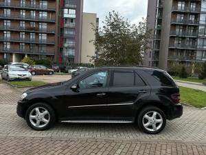 Black Mercedes-Benz ML 320 2006 in Riga, with an engine capacity of 3.00 L and mileage of 318 thousand km for 5390 €, photo 4 on AUTOMOTO.COM.LV