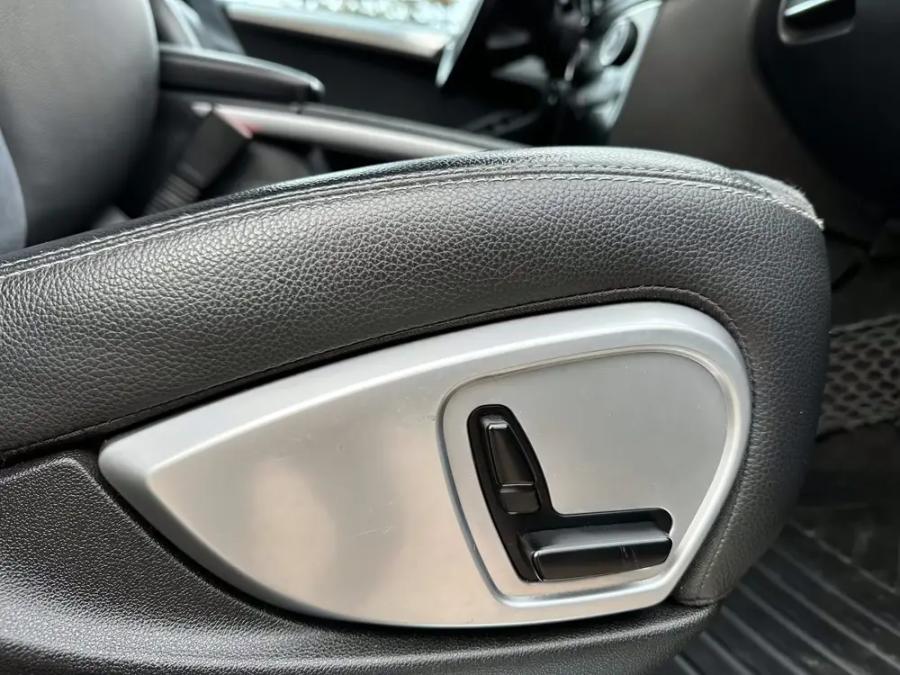 Black Mercedes-Benz ML 320 2006 in Riga, with an engine capacity of 3.00 L and mileage of 318 thousand km for 5390 €, photo 12 on AUTOMOTO.COM.LV
