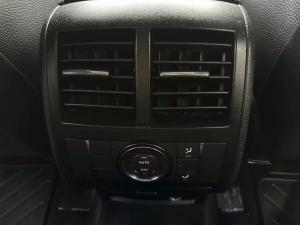 Black Mercedes-Benz ML 320 2006 in Riga, with an engine capacity of 3.00 L and mileage of 318 thousand km for 5390 €, photo 14 on AUTOMOTO.COM.LV