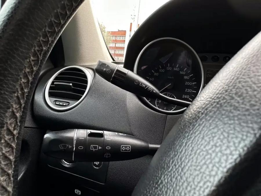 Black Mercedes-Benz ML 320 2006 in Riga, with an engine capacity of 3.00 L and mileage of 318 thousand km for 5390 €, photo 23 on AUTOMOTO.COM.LV