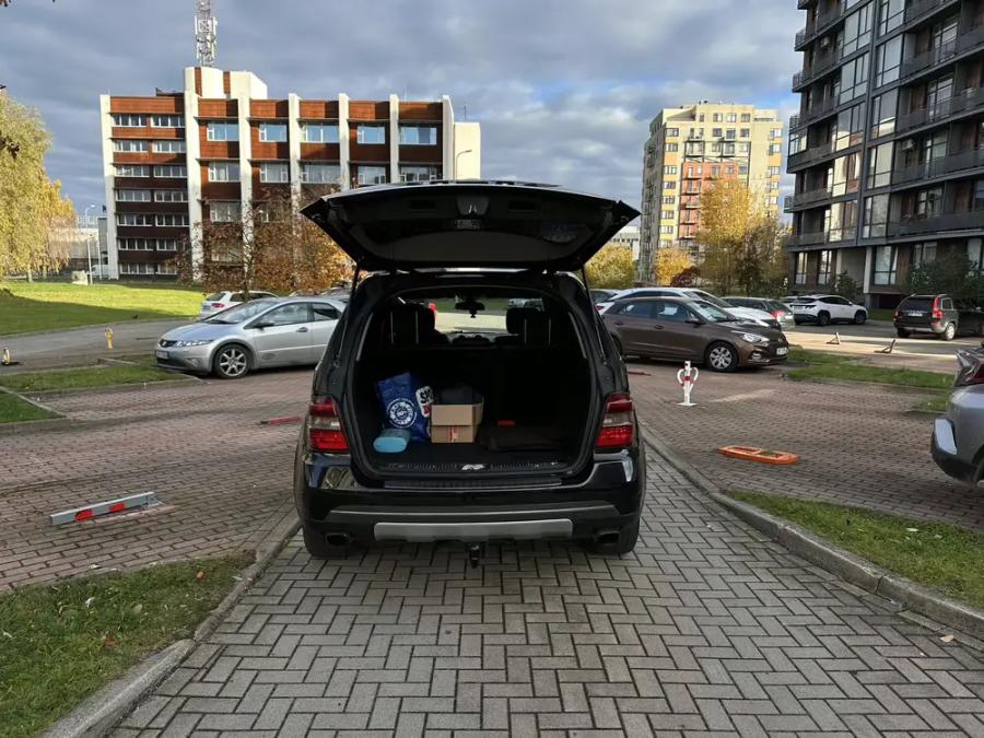 Melns Mercedes-Benz ML 320 2006 Rīga, ar dzinēja tilpumu 3.00 L un nobraukumu 379 tūkst. km par 4890 €, foto 7 vietnē AUTOMOTO.COM.LV
