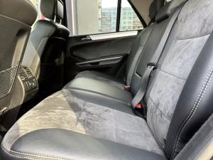 Melns Mercedes-Benz ML 320 2006 Rīga, ar dzinēja tilpumu 3.00 L un nobraukumu 379 tūkst. km par 4890 €, foto 8 vietnē AUTOMOTO.COM.LV