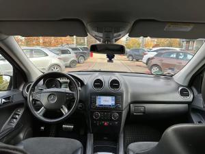 Melns Mercedes-Benz ML 320 2006 Rīga, ar dzinēja tilpumu 3.00 L un nobraukumu 379 tūkst. km par 4890 €, foto 10 vietnē AUTOMOTO.COM.LV
