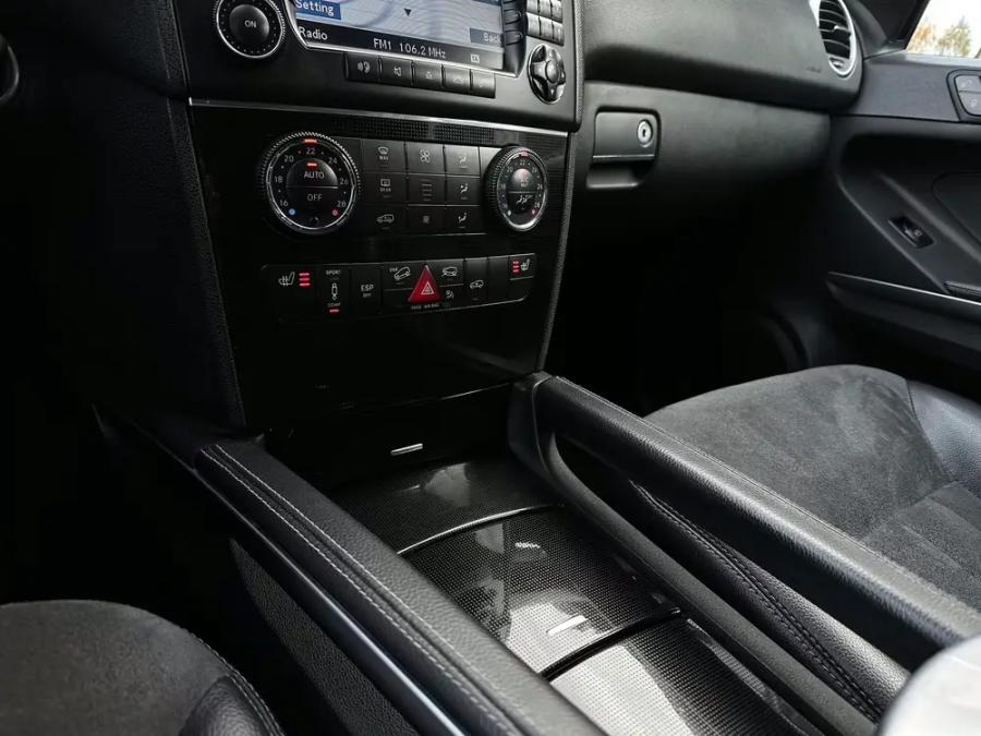 Melns Mercedes-Benz ML 320 2006 Rīga, ar dzinēja tilpumu 3.00 L un nobraukumu 379 tūkst. km par 4890 €, foto 17 vietnē AUTOMOTO.COM.LV