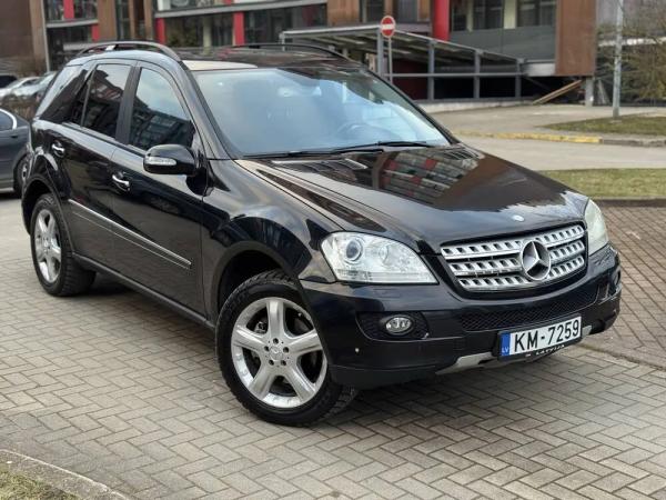 Melns Mercedes-Benz ML 320 2006 Rīga, ar dzinēja tilpumu 3.00 L un nobraukumu 371 tūkst. km par 4790 €, foto 1 vietnē AUTOMOTO.COM.LV