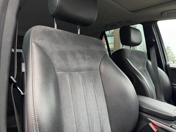 Melns Mercedes-Benz ML 320 2006 Rīga, ar dzinēja tilpumu 3.00 L un nobraukumu 371 tūkst. km par 4790 €, foto 9 vietnē AUTOMOTO.COM.LV
