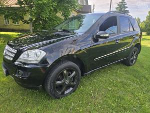 Black Mercedes-Benz ML 320 2006 in Jurbarkas, with an engine capacity of 3.00 L and mileage of 290 thousand km for 4300 €, photo  on AUTOMOTO.COM.LV