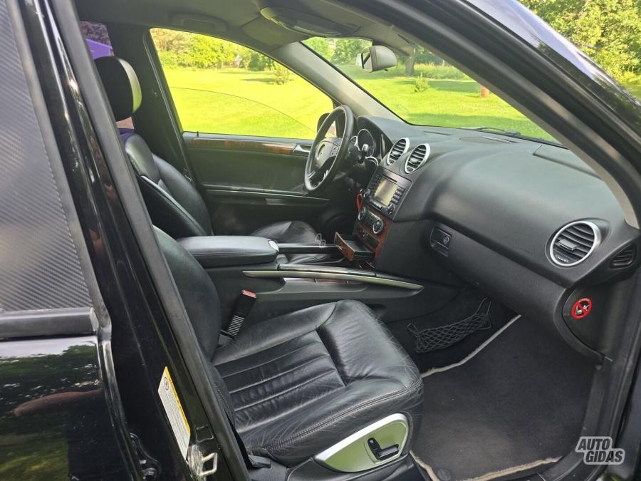 Black Mercedes-Benz ML 320 2006 in Jurbarkas, with an engine capacity of 3.00 L and mileage of 290 thousand km for 4300 €, photo 9 on AUTOMOTO.COM.LV
