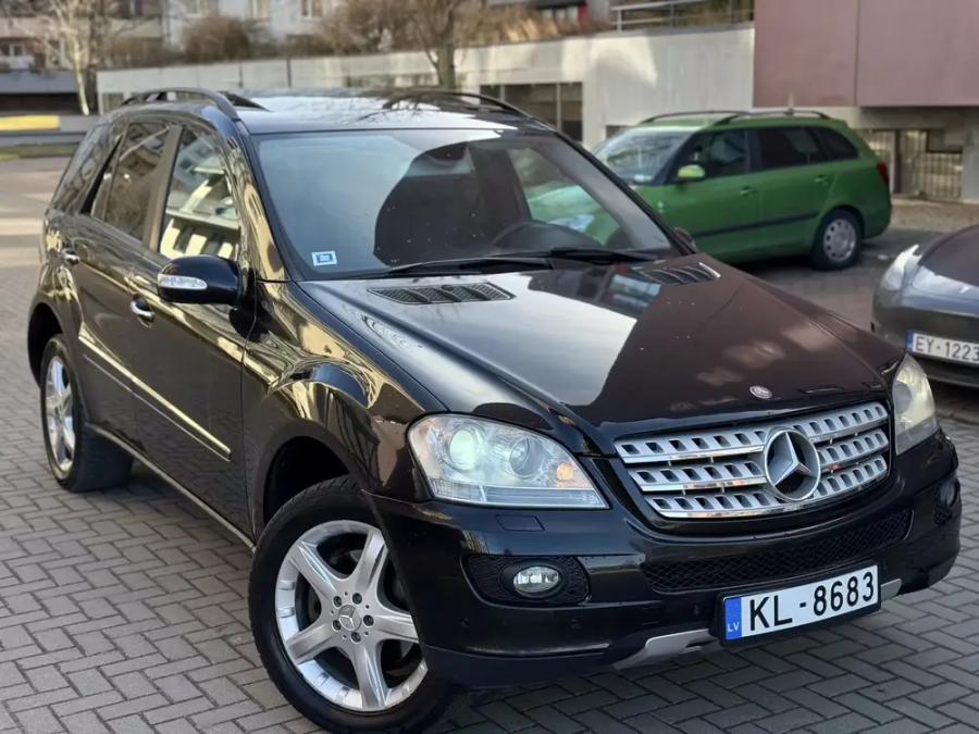 Melns Mercedes-Benz ML 320 2006 Rīga, ar dzinēja tilpumu 3.00 L un nobraukumu 365 tūkst. km par 4990 €, foto 1 vietnē AUTOMOTO.COM.LV