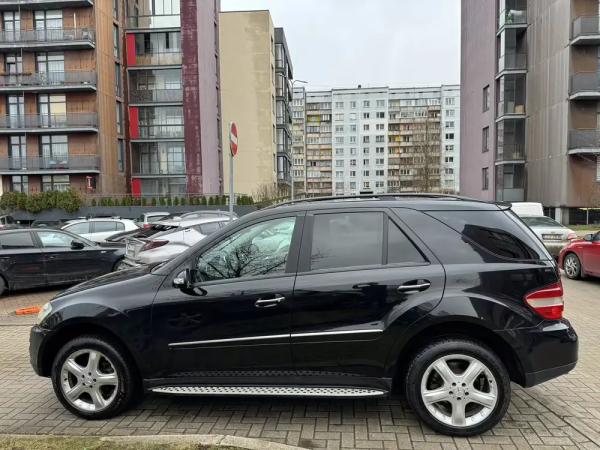 Melns Mercedes-Benz ML 320 2006 Rīga, ar dzinēja tilpumu 3.00 L un nobraukumu 363 tūkst. km par 5990 €, foto 4 vietnē AUTOMOTO.COM.LV