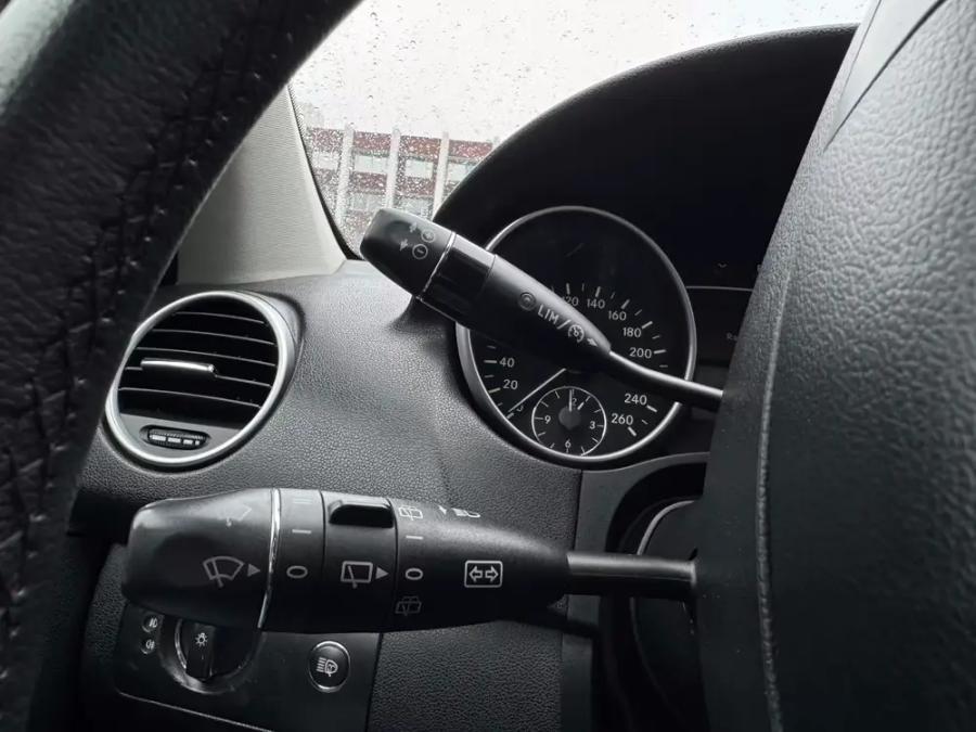 Black Mercedes-Benz ML 320 2006 in Riga, with an engine capacity of 3.00 L and mileage of 363 thousand km for 5990 €, photo 25 on AUTOMOTO.COM.LV