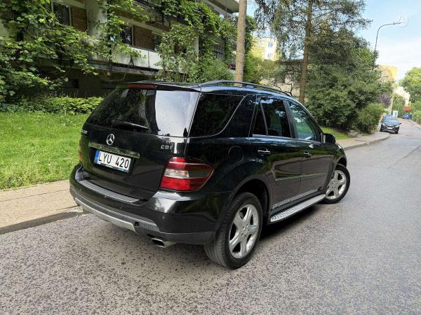 Melns Mercedes-Benz ML 320 2006 Viļņa, ar dzinēja tilpumu 3.00 L un nobraukumu 280 tūkst. km par 3950 €, foto 8 vietnē AUTOMOTO.COM.LV