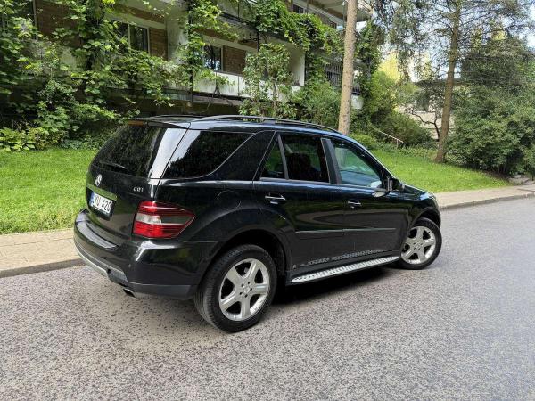 Melns Mercedes-Benz ML 320 2006 Viļņa, ar dzinēja tilpumu 3.00 L un nobraukumu 280 tūkst. km par 3950 €, foto 9 vietnē AUTOMOTO.COM.LV