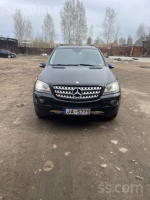 Black Mercedes-Benz ML 320 2006 in Rezekne, with an engine capacity of 3.00 L and mileage of 325 thousand km for 4800 €, photo 5 on AUTOMOTO.COM.LV