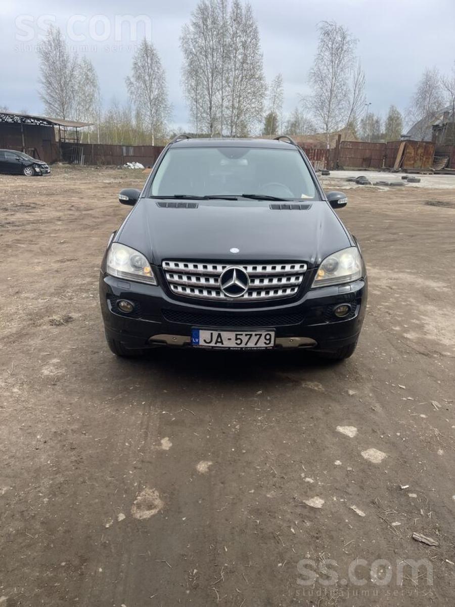 Black Mercedes-Benz ML 320 2006 in Rezekne, with an engine capacity of 3.00 L and mileage of 325 thousand km for 4800 €, photo 5 on AUTOMOTO.COM.LV
