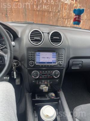 Black Mercedes-Benz ML 320 2006 in Rezekne, with an engine capacity of 3.00 L and mileage of 325 thousand km for 4800 €, photo 7 on AUTOMOTO.COM.LV