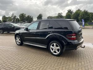 Black Mercedes-Benz ML 320 2006 in Taurage, with an engine capacity of 2.99 L and mileage of 513 thousand km for 3500 €, photo 12 on AUTOMOTO.COM.LV