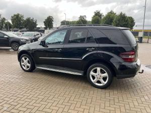 Black Mercedes-Benz ML 320 2006 in Taurage, with an engine capacity of 2.99 L and mileage of 513 thousand km for 3500 €, photo 13 on AUTOMOTO.COM.LV