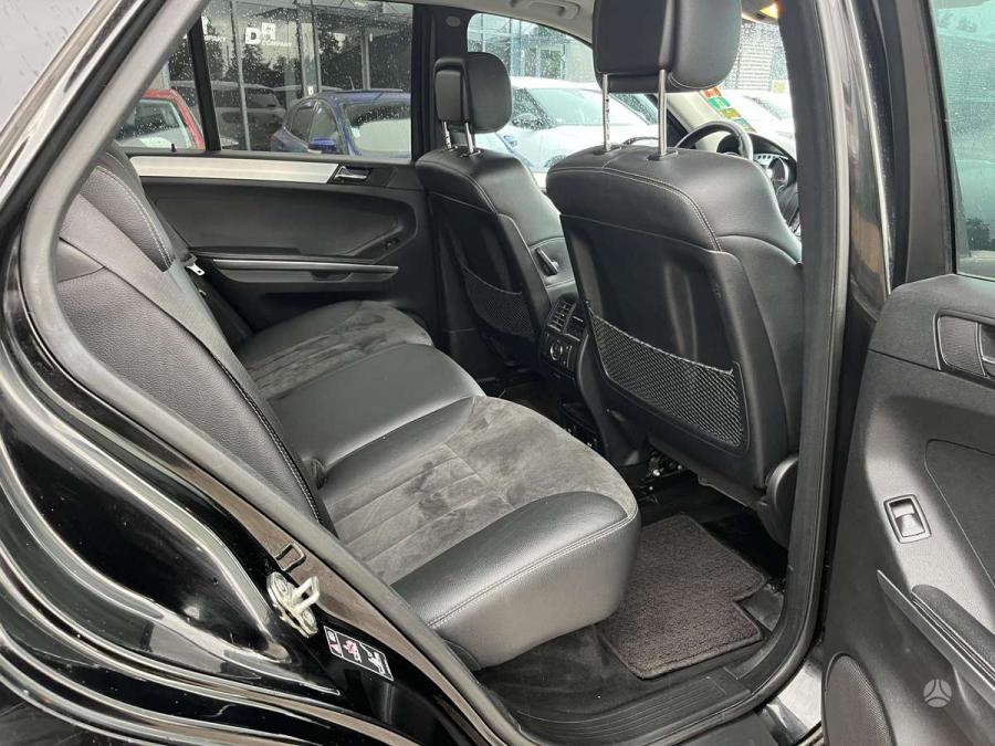 Black Mercedes-Benz ML 320 2006 in Taurage, with an engine capacity of 2.99 L and mileage of 513 thousand km for 3500 €, photo 23 on AUTOMOTO.COM.LV