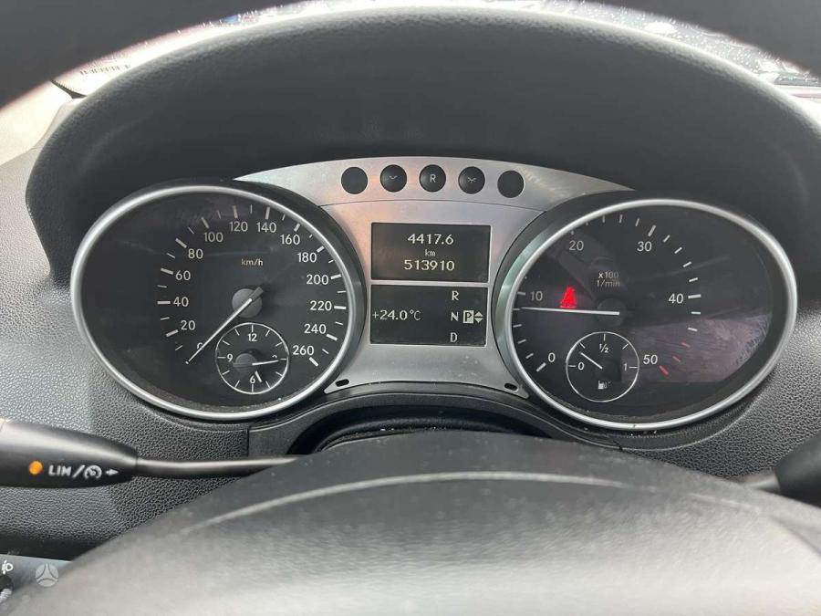 Black Mercedes-Benz ML 320 2006 in Taurage, with an engine capacity of 2.99 L and mileage of 513 thousand km for 3500 €, photo 26 on AUTOMOTO.COM.LV