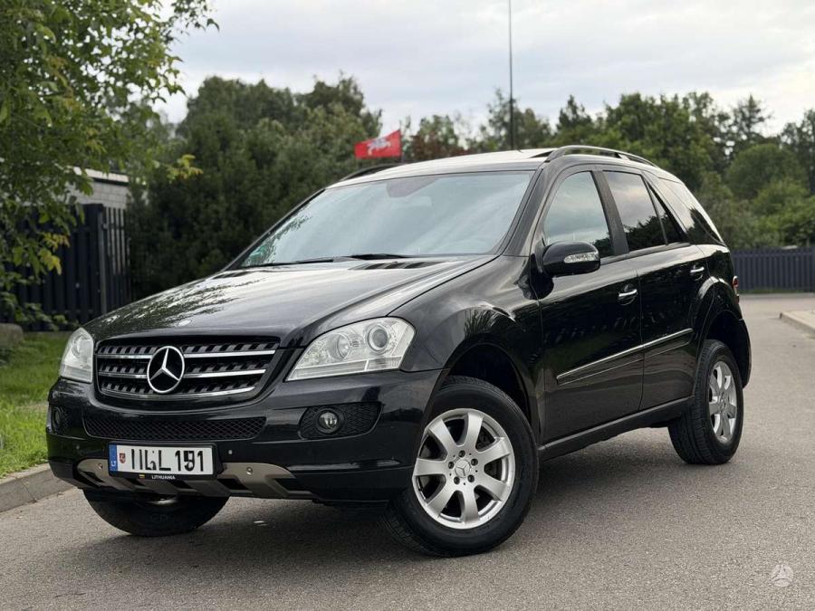 Черный Мерседес МЛ 320 2006 в Вильнюс, объемом двигателя 2.99 л и пробегом 274 тыс. км за 6250 €, фото 1 на AUTOMOTO.COM.LV