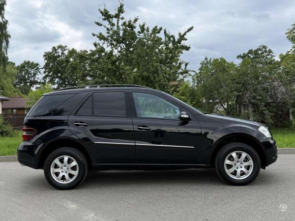 Melns Mercedes-Benz ML 320 2006 Viļņa, ar dzinēja tilpumu 2.99 L un nobraukumu 274 tūkst. km par 6250 €, foto 5 vietnē AUTOMOTO.COM.LV