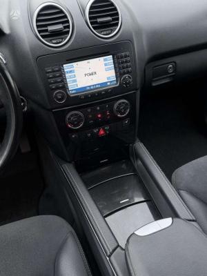 Черный Мерседес МЛ 320 2006 в Вильнюс, объемом двигателя 2.99 л и пробегом 274 тыс. км за 6250 €, фото 20 на AUTOMOTO.COM.LV