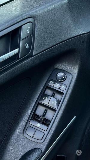 Black Mercedes-Benz ML 320 2006 in Vilnius, with an engine capacity of 3.00 L and mileage of 380 thousand km for 2999 €, photo 13 on AUTOMOTO.COM.LV