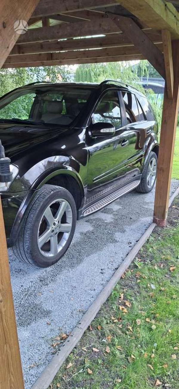 Black Mercedes-Benz ML 320 2006 in Moletai, with an engine capacity of 2.99 L and mileage of 297 thousand km for 5700 €, photo 5 on AUTOMOTO.COM.LV
