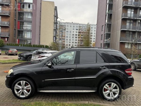 Black Mercedes-Benz ML 320 2006 in Riga, with an engine capacity of 3.00 L and mileage of 316 thousand km for 5390 €, photo 6 on AUTOMOTO.COM.LV
