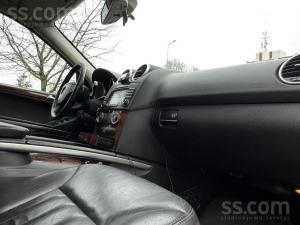 Black Mercedes-Benz ML 320 2006 in Riga, with an engine capacity of 3.00 L and mileage of 316 thousand km for 5390 €, photo 12 on AUTOMOTO.COM.LV