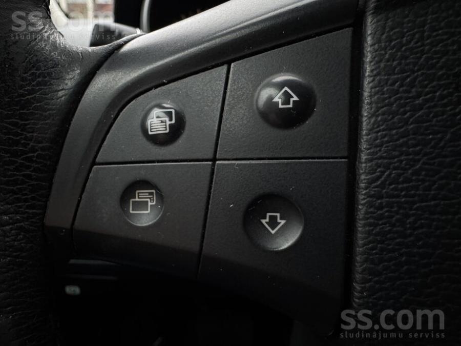 Black Mercedes-Benz ML 320 2006 in Riga, with an engine capacity of 3.00 L and mileage of 316 thousand km for 5390 €, photo 19 on AUTOMOTO.COM.LV