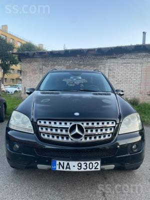 Black Mercedes-Benz ML 320 2006 in Liepaja, with an engine capacity of 3.00 L and mileage of 326 thousand km for 4700 €, photo  on AUTOMOTO.COM.LV