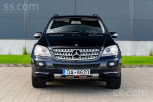 Melns Mercedes-Benz ML 320 2007 Rīga, ar dzinēja tilpumu 3.00 L un nobraukumu 311 tūkst. km par 7490 €, foto 2 vietnē AUTOMOTO.COM.LV