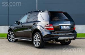 Melns Mercedes-Benz ML 320 2007 Rīga, ar dzinēja tilpumu 3.00 L un nobraukumu 311 tūkst. km par 7490 €, foto 4 vietnē AUTOMOTO.COM.LV