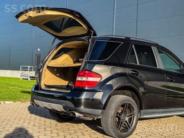 Melns Mercedes-Benz ML 320 2007 Rīga, ar dzinēja tilpumu 3.00 L un nobraukumu 251 tūkst. km par 6990 €, foto 11 vietnē AUTOMOTO.COM.LV