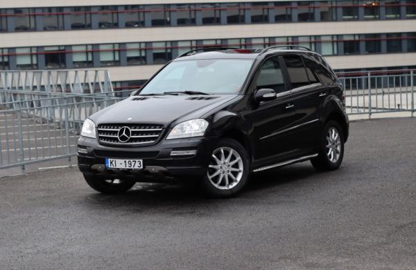 Black Mercedes-Benz ML 320 2007 in Riga, with an engine capacity of 3.00 L and mileage of 289 thousand km for 4180 €, photo 11 on AUTOMOTO.COM.LV