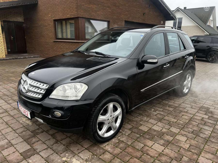Melns Mercedes-Benz ML 320 2007 Vilkaviškis, ar dzinēja tilpumu 2.99 L un nobraukumu 29 tūkst. km par 5499 €, foto 1 vietnē AUTOMOTO.COM.LV