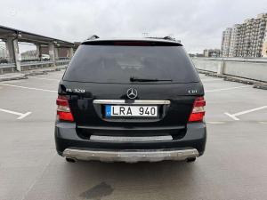 Melns Mercedes-Benz ML 320 2007 Viļņa, ar dzinēja tilpumu 3.00 L un nobraukumu 300 tūkst. km par 4250 €, foto 9 vietnē AUTOMOTO.COM.LV