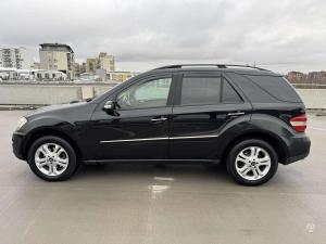 Melns Mercedes-Benz ML 320 2007 Viļņa, ar dzinēja tilpumu 3.00 L un nobraukumu 300 tūkst. km par 4250 €, foto 13 vietnē AUTOMOTO.COM.LV