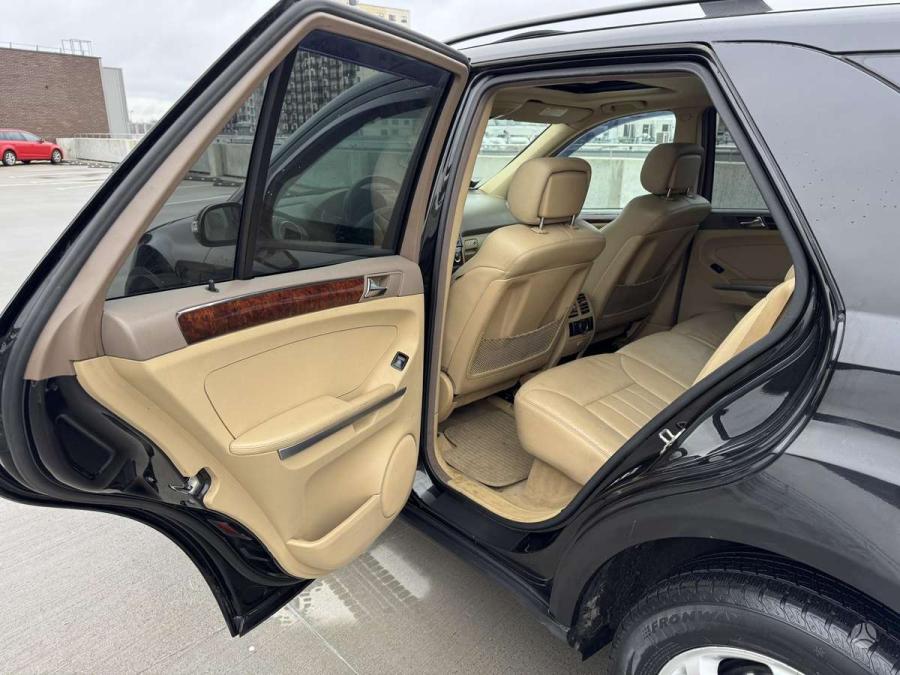 Melns Mercedes-Benz ML 320 2007 Viļņa, ar dzinēja tilpumu 3.00 L un nobraukumu 300 tūkst. km par 4250 €, foto 18 vietnē AUTOMOTO.COM.LV