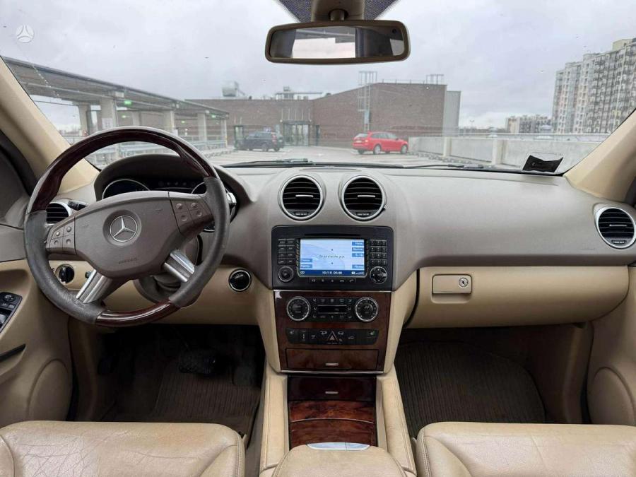 Melns Mercedes-Benz ML 320 2007 Viļņa, ar dzinēja tilpumu 3.00 L un nobraukumu 300 tūkst. km par 4250 €, foto 20 vietnē AUTOMOTO.COM.LV